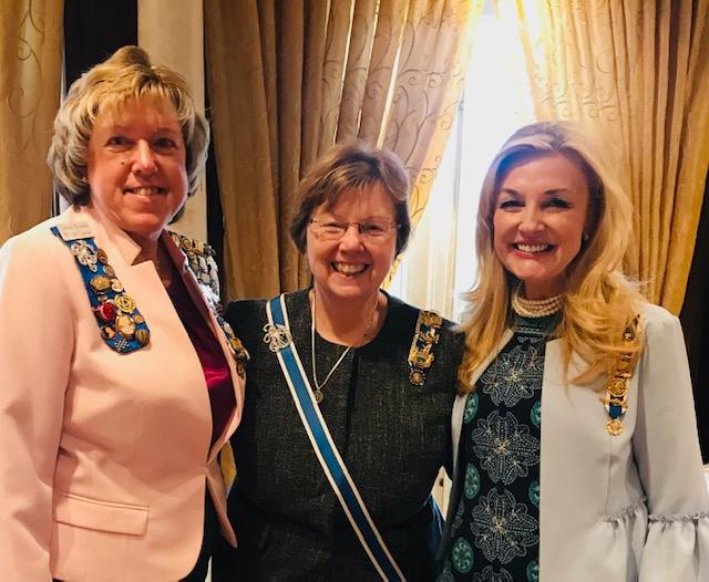 DARlings – Living The Love